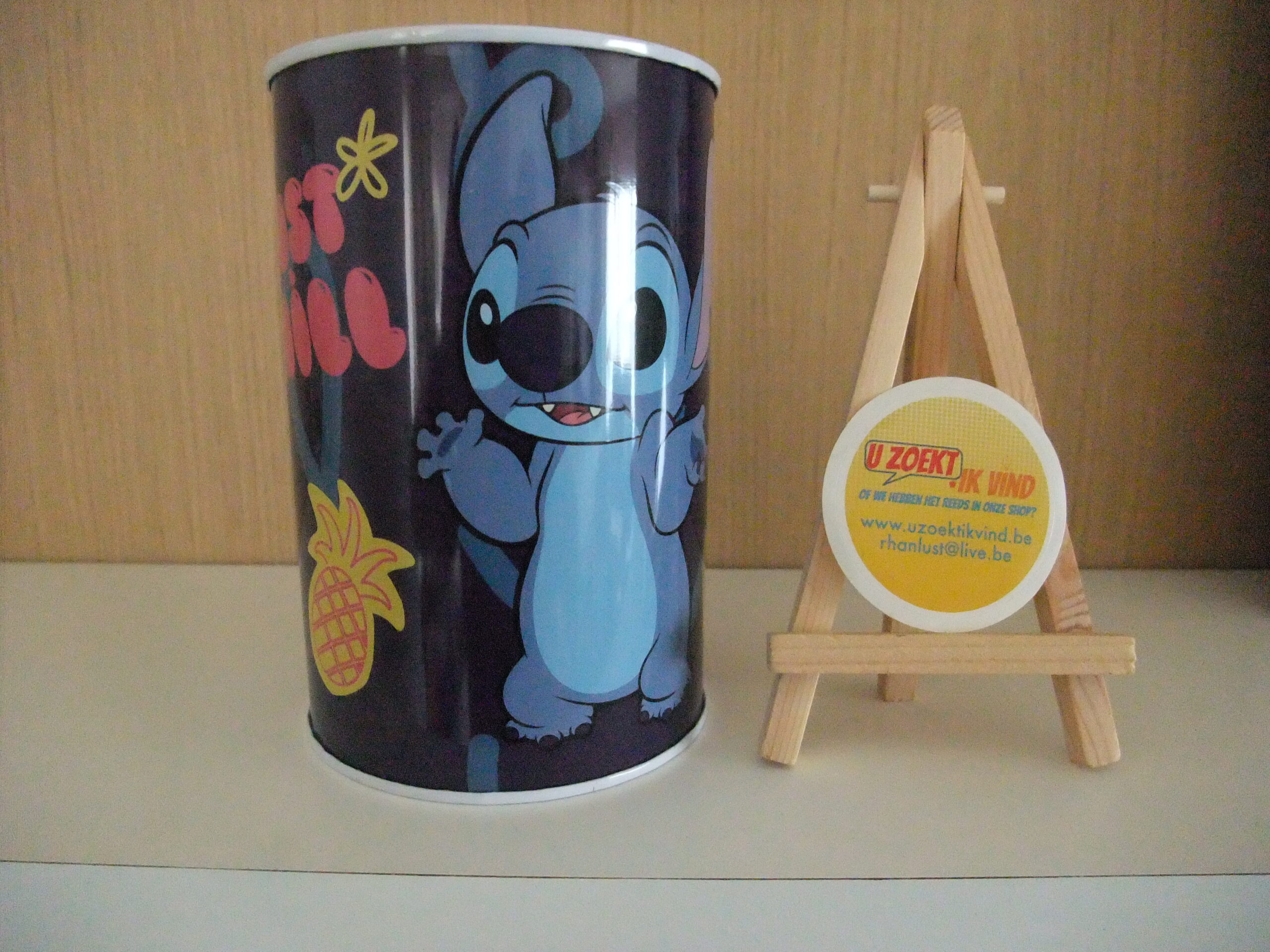 Stitch / Spaarpot - U Zoekt Ik Vind